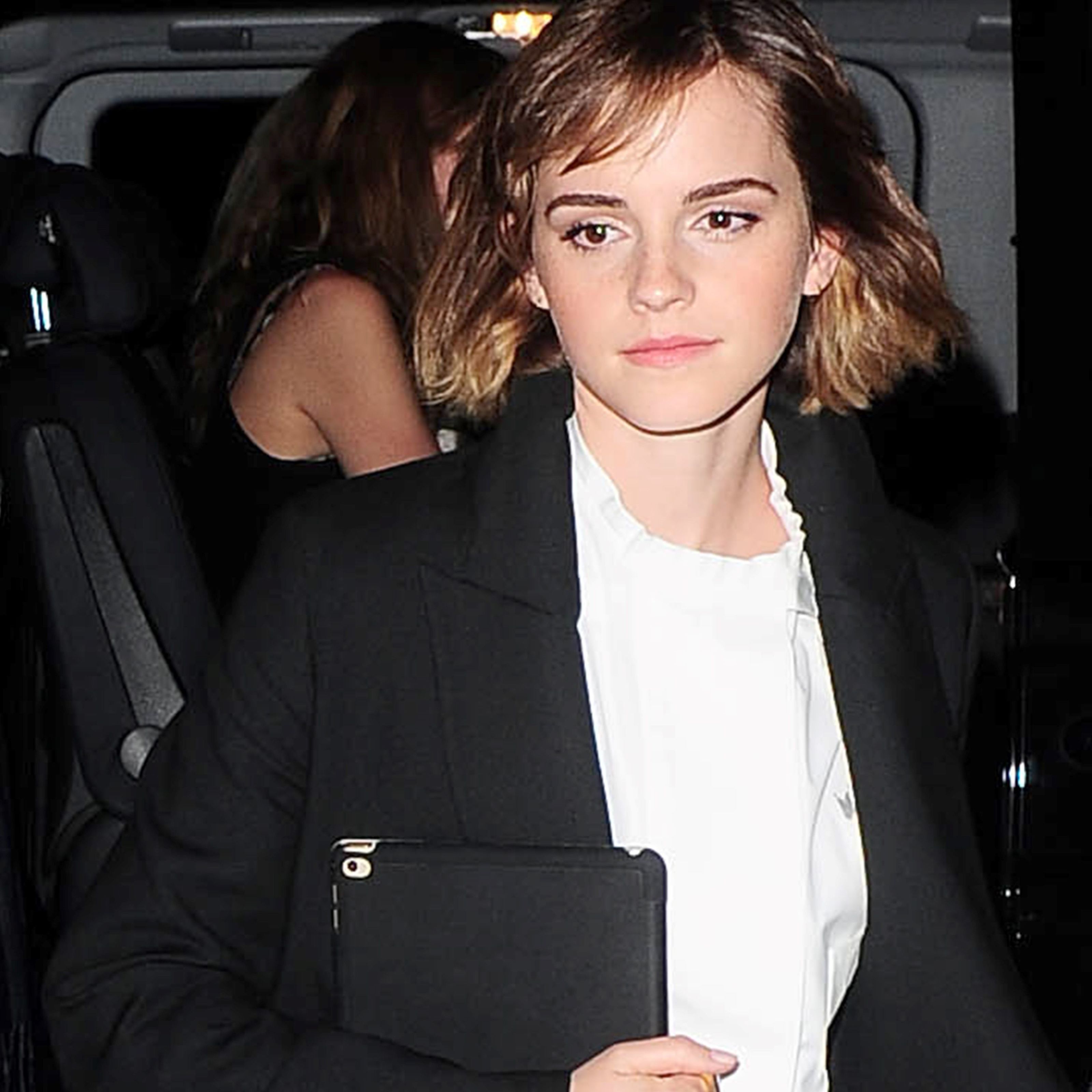 Emma Watson Capelli Medi Lisci