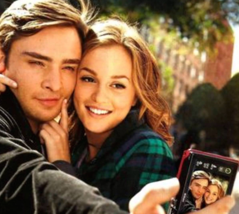 Awkward People (2017) - downffiles